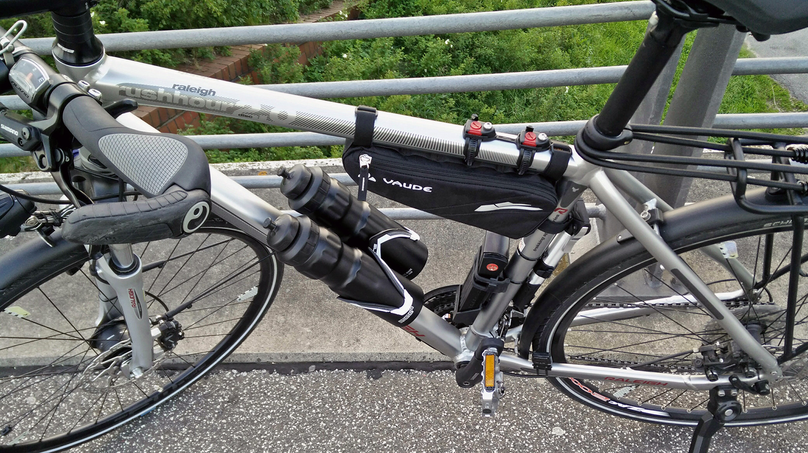 sYntiq: Von "Sportkatastrophe" zu "Wir tun mal so als gäbe es was zu ...